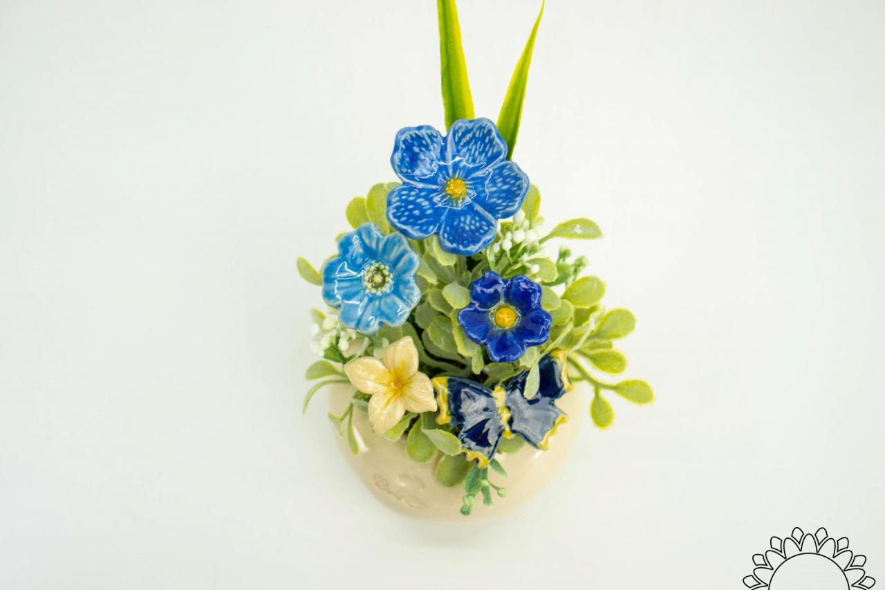 Mini Centerpiece with Butterflies | The Ceramic Flowers